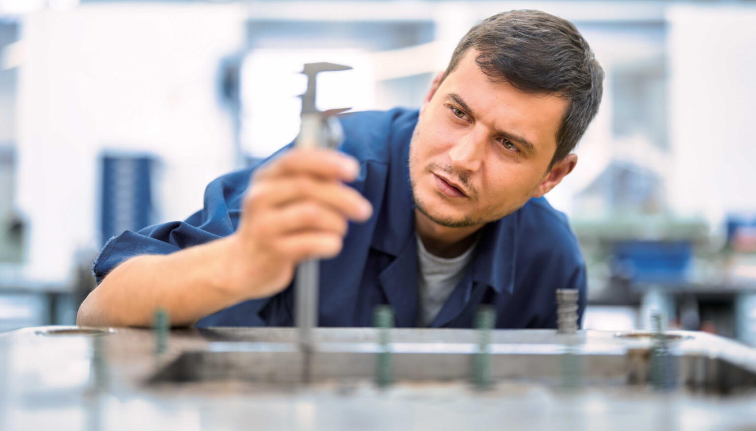 Machining high-precision parts ready for use. Wire-eroded punches and ...