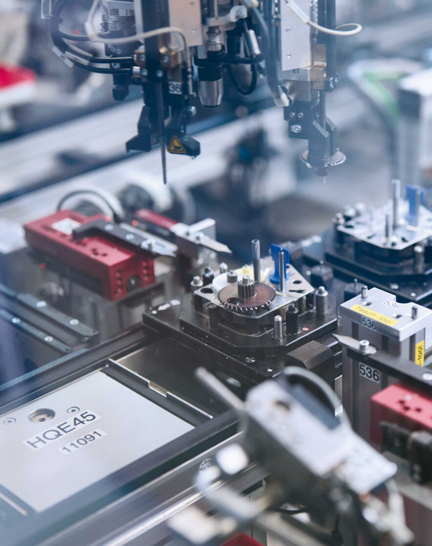 Machining high-precision parts ready for use. Wire-eroded punches and ...